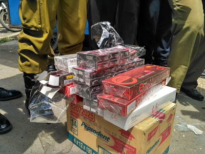 Poluhan slop rokok bodong dan tembakau rajangan disita dalam operasi ...