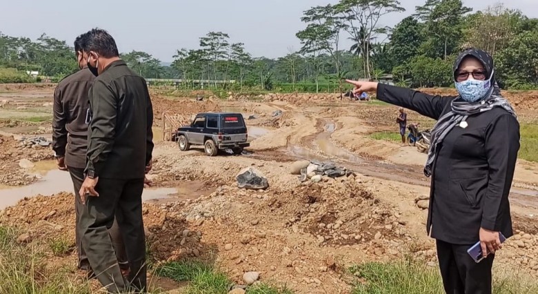 Satu tahun beroperasi dengan alat berat, Galian C di Limpung tak ...